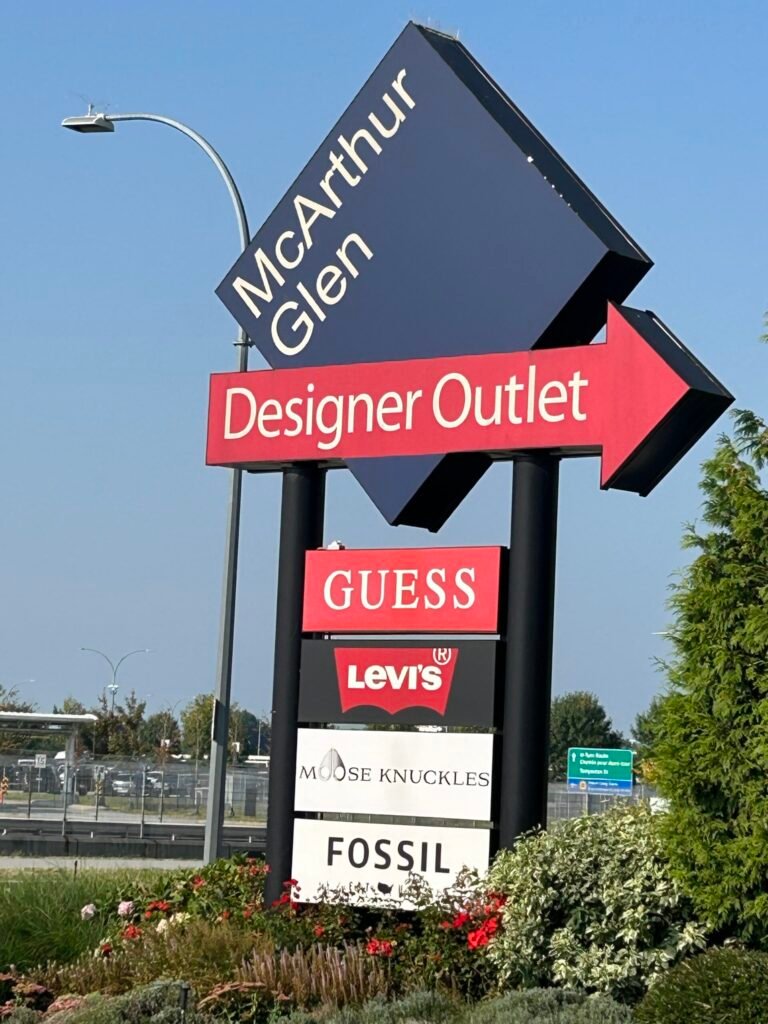 맥아더글랜 아웃렛 (McArthurGlen Designer Outlet Vancouver Airport) : 밴쿠버 유일의 쇼핑 ...